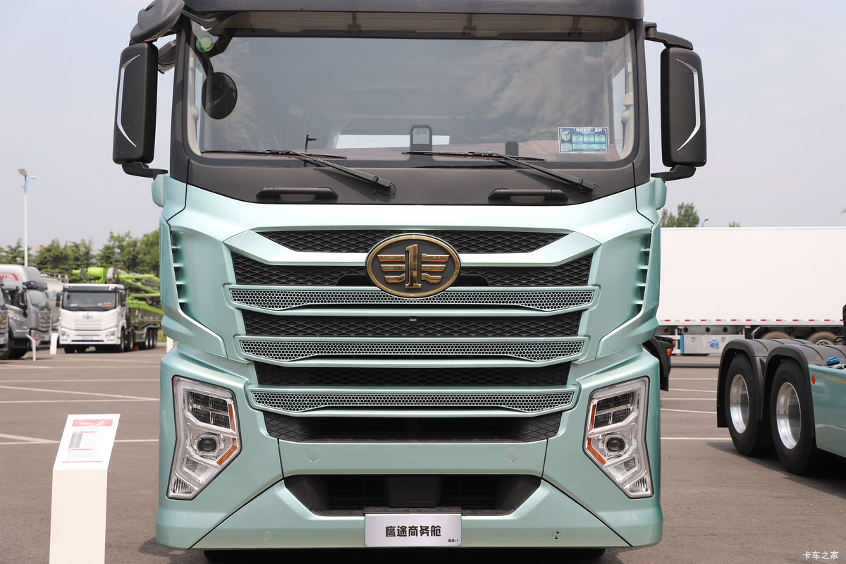 【图】青岛解放 鹰途 商务舱 580马力 4X2 AMT自动档牵引车(带液缓)(CA4189P35K2E6A80)_实拍图片_1688451_卡车之家