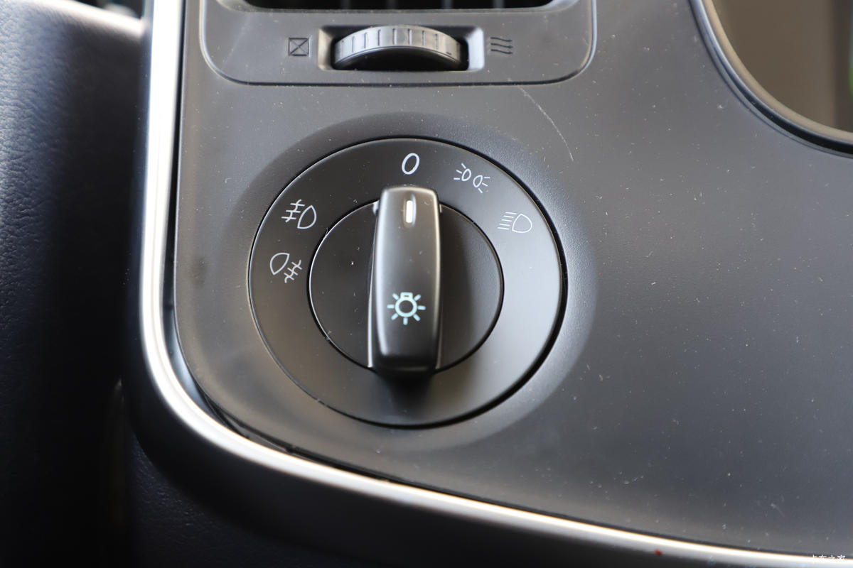 【图】三一重卡 江山高顶 6X4 纯电动牵引车_实拍图片_1718705_卡车之家