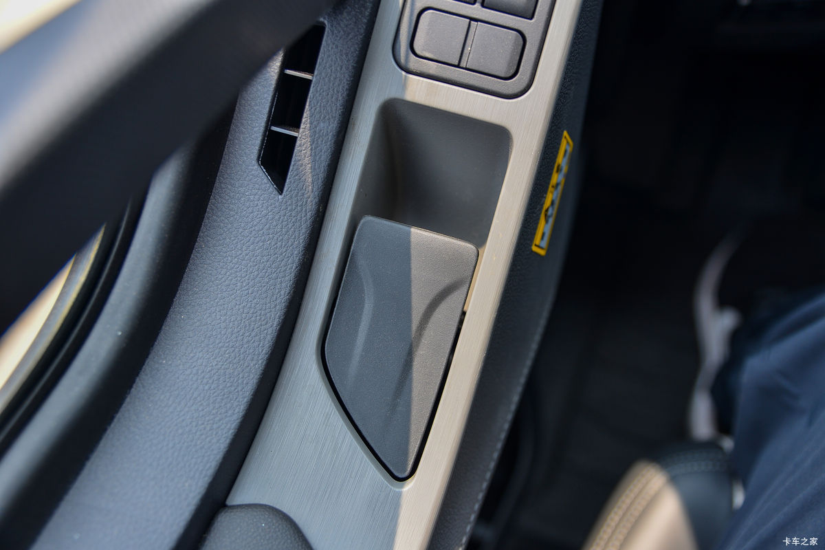 【图】一汽解放 J6E重卡 520马力 4X2 AMT自动档牵引车(CA4180P66K25E6)_实拍图片_1721439_卡车之家