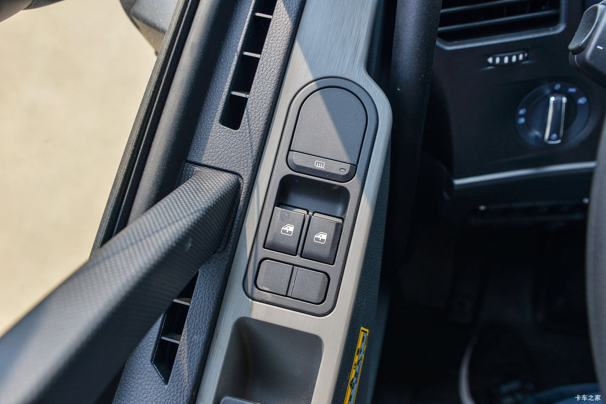 【图】一汽解放 J6E重卡 520马力 4X2 AMT自动档牵引车(CA4180P66K25E6)_实拍图片_1721439_卡车之家