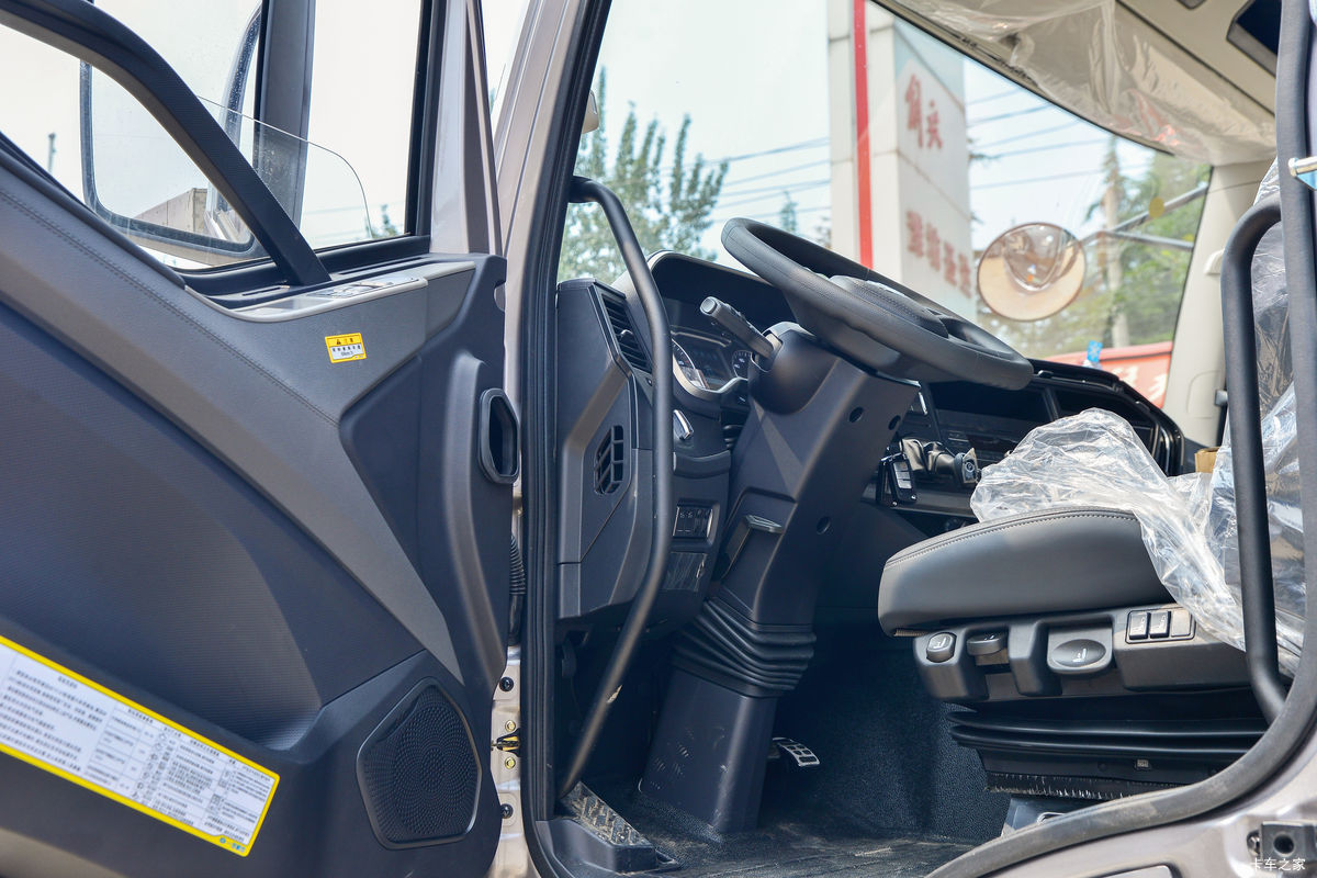 【图】一汽解放 J6E重卡 520马力 4X2 AMT自动档牵引车(CA4180P66K25E6)_实拍图片_1721439_卡车之家