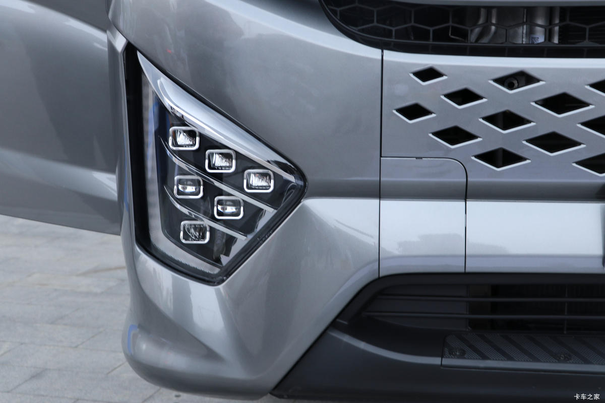 【图】福田 欧曼银河 680马力 6X4 AMT自动档牵引车_实拍图片_1725235_卡车之家