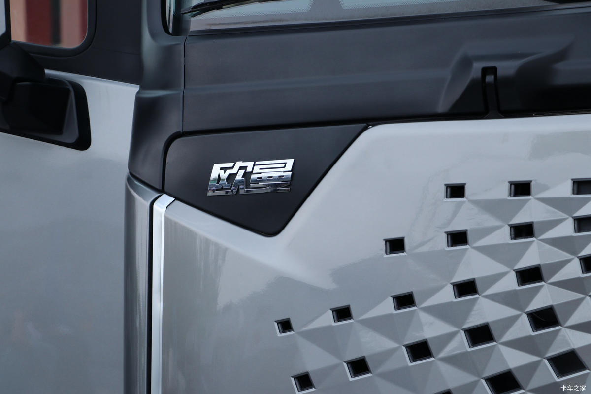 【图】福田 欧曼银河 680马力 6X4 AMT自动档牵引车_实拍图片_1725235_卡车之家