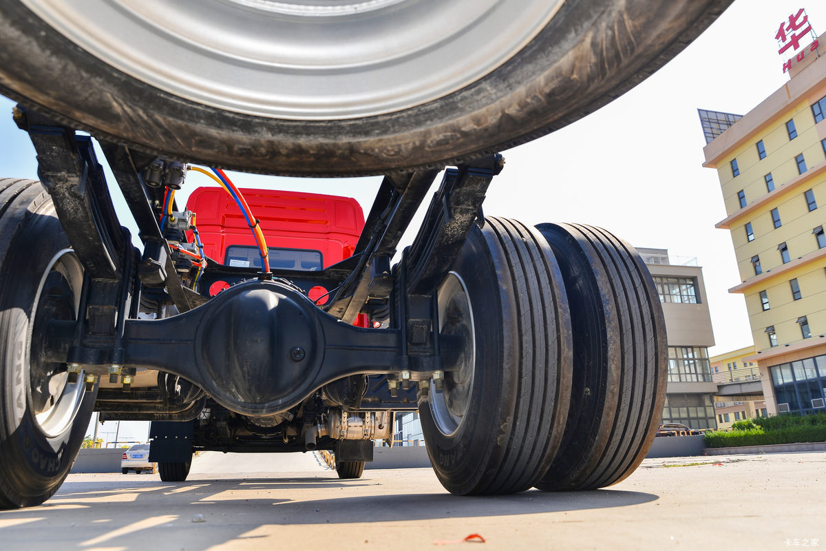 【图】陕汽重卡 德龙L5000 绿通版 300马力 4X2 6.8米AMT自动档栏板载货车(SX1189LA501F2)_实拍图片 ...