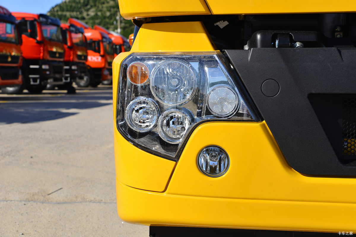 【图】中国重汽 HOWO TX 330马力 6X2 7.8米栏板载货车(国六)(ZZ1257N43CJF1)_实拍图片_1738985_卡车之家