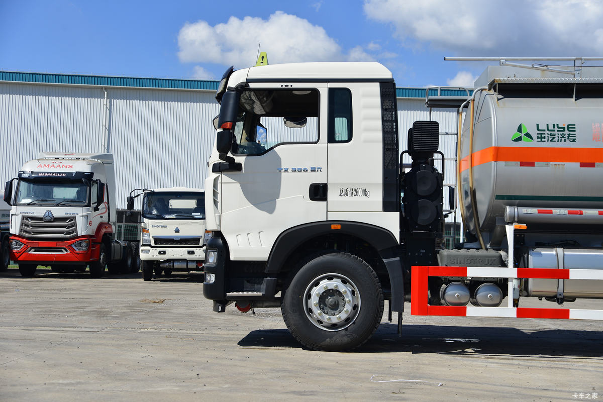 【图】中国重汽 HOWO TX 350马力 6X4 运油车(绿叶牌)_实拍图片_1740686_卡车之家