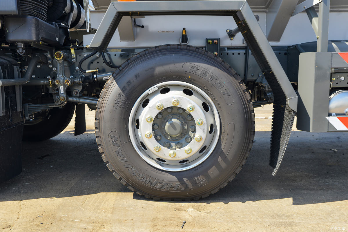 【图】中国重汽 HOWO TX 350马力 8X4 供液车(JYJ5317TGYF2)_实拍图片_1741117_卡车之家