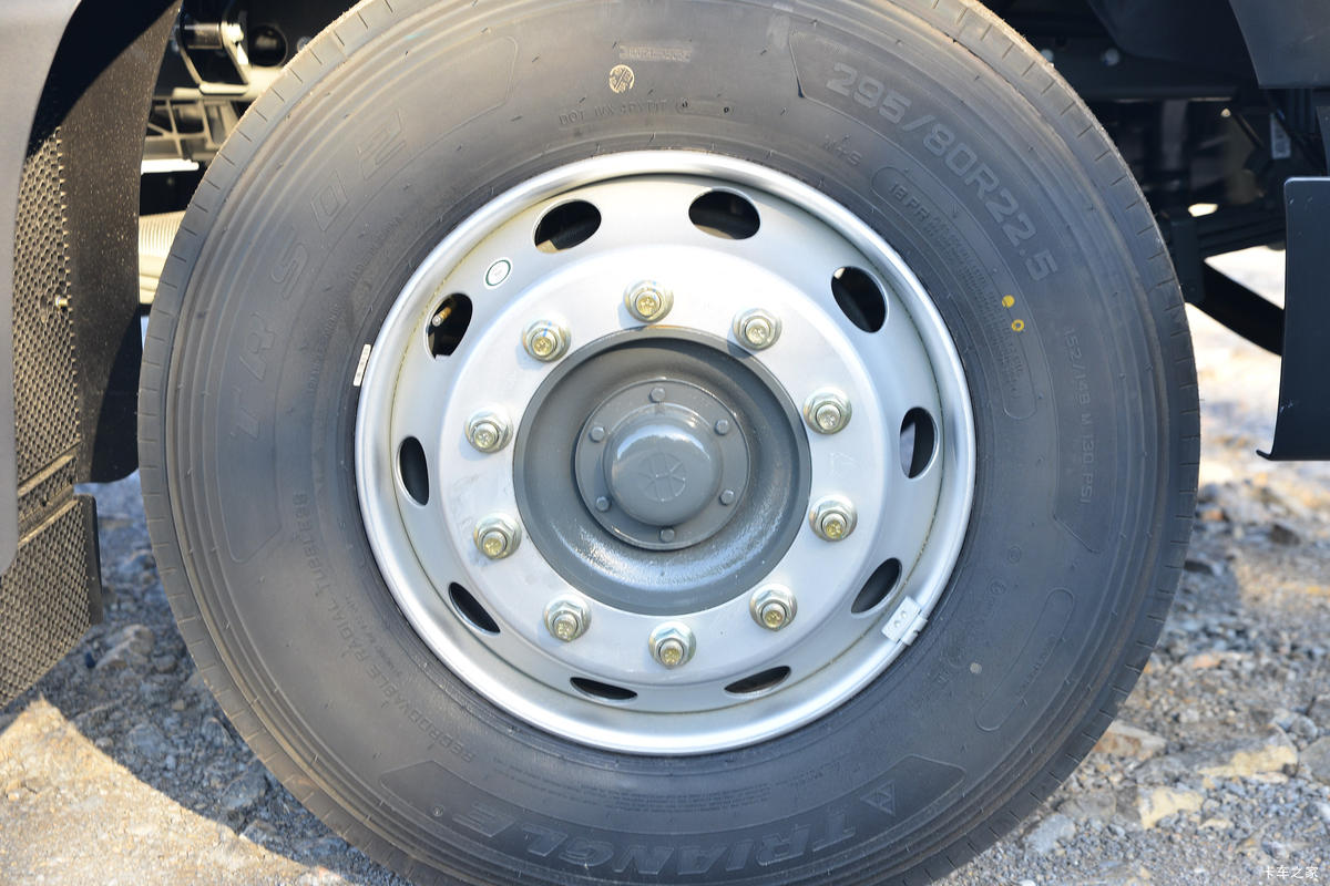 【图】中国重汽 HOWO TX 350马力 6X2 7.8米AMT自动档厢式载货车(潍柴)_实拍图片_1742424_卡车之家