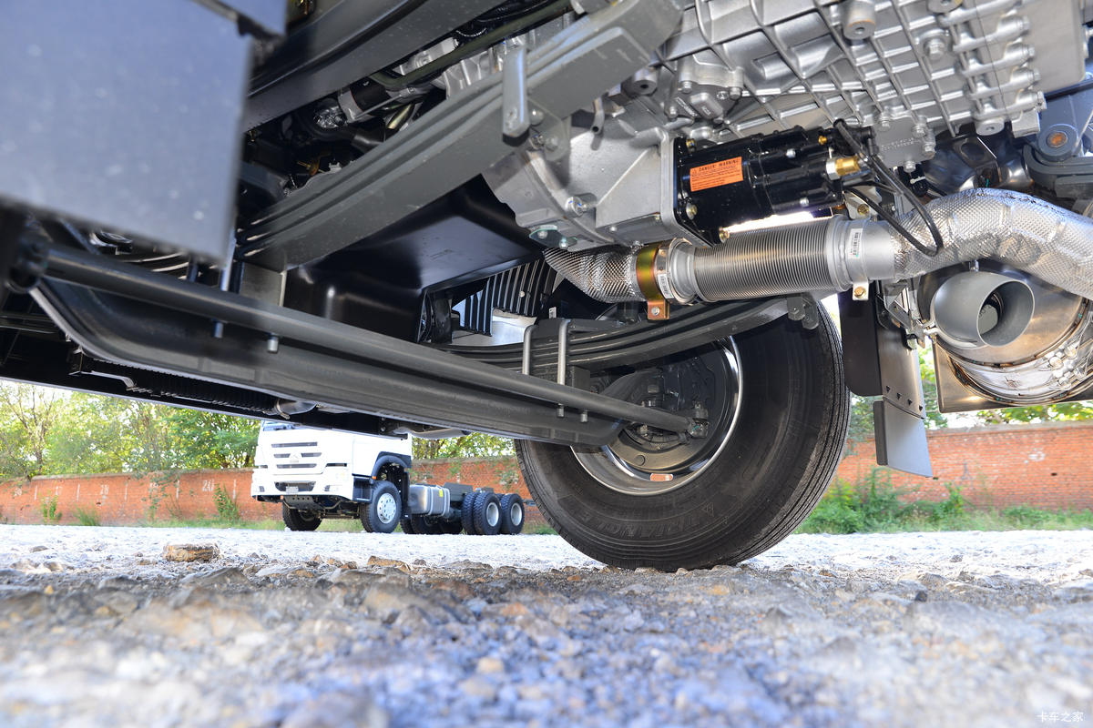 【图】中国重汽 HOWO TX 350马力 6X2 7.8米AMT自动档厢式载货车(潍柴)_实拍图片_1742440_卡车之家