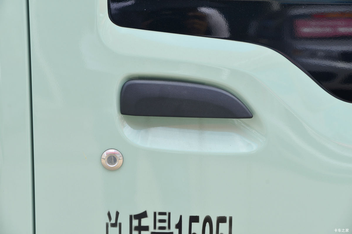 【图】雷驰 仁T10 1.5T 2.015米单排电动栏板微卡12.3kWh_实拍图片_1744767_卡车之家