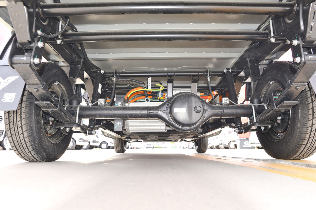 【图】雷驰 仁T10 1.5T 2.015米单排电动栏板微卡12.3kWh_实拍图片_1744838_卡车之家