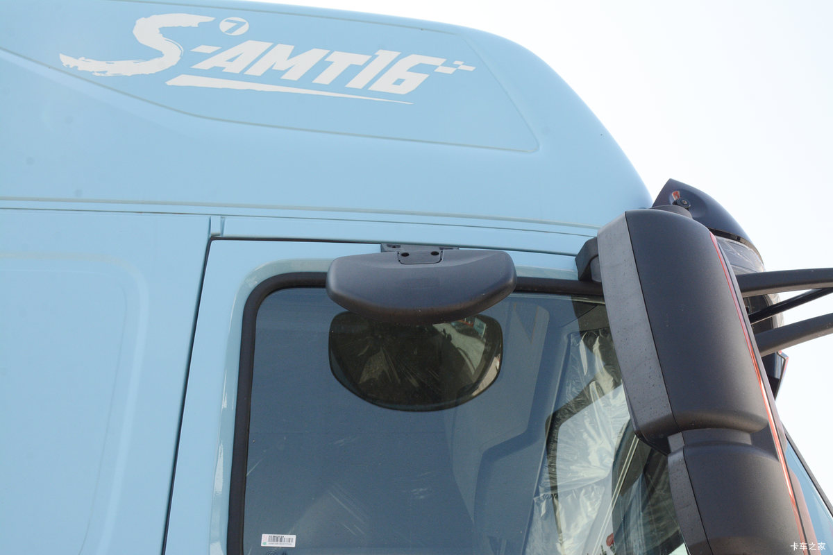 【图】中国重汽 HOWO TH7重卡 570马力 6X4 AMT自动挡牵引车(国六)_实拍图片_1748640_卡车之家