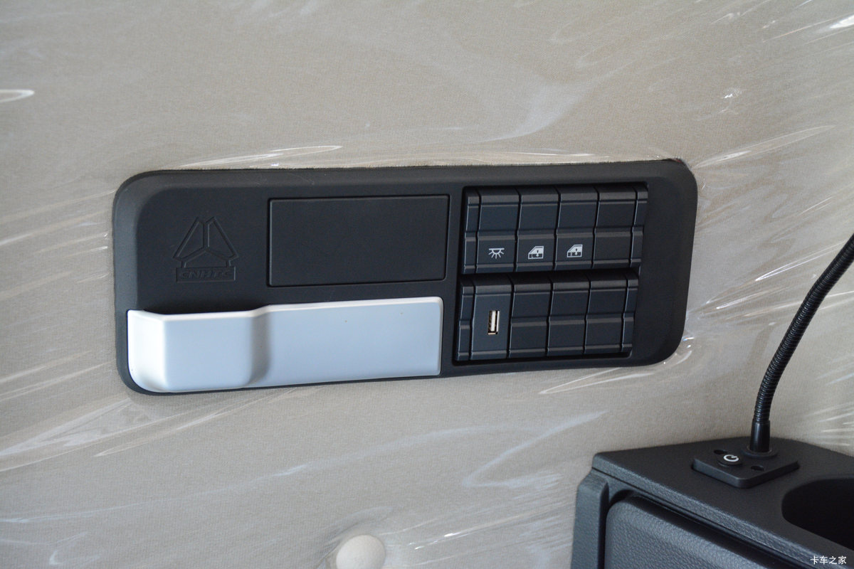 【图】中国重汽 HOWO TH7重卡 570马力 6X4 AMT自动挡牵引车(国六)_实拍图片_1748667_卡车之家