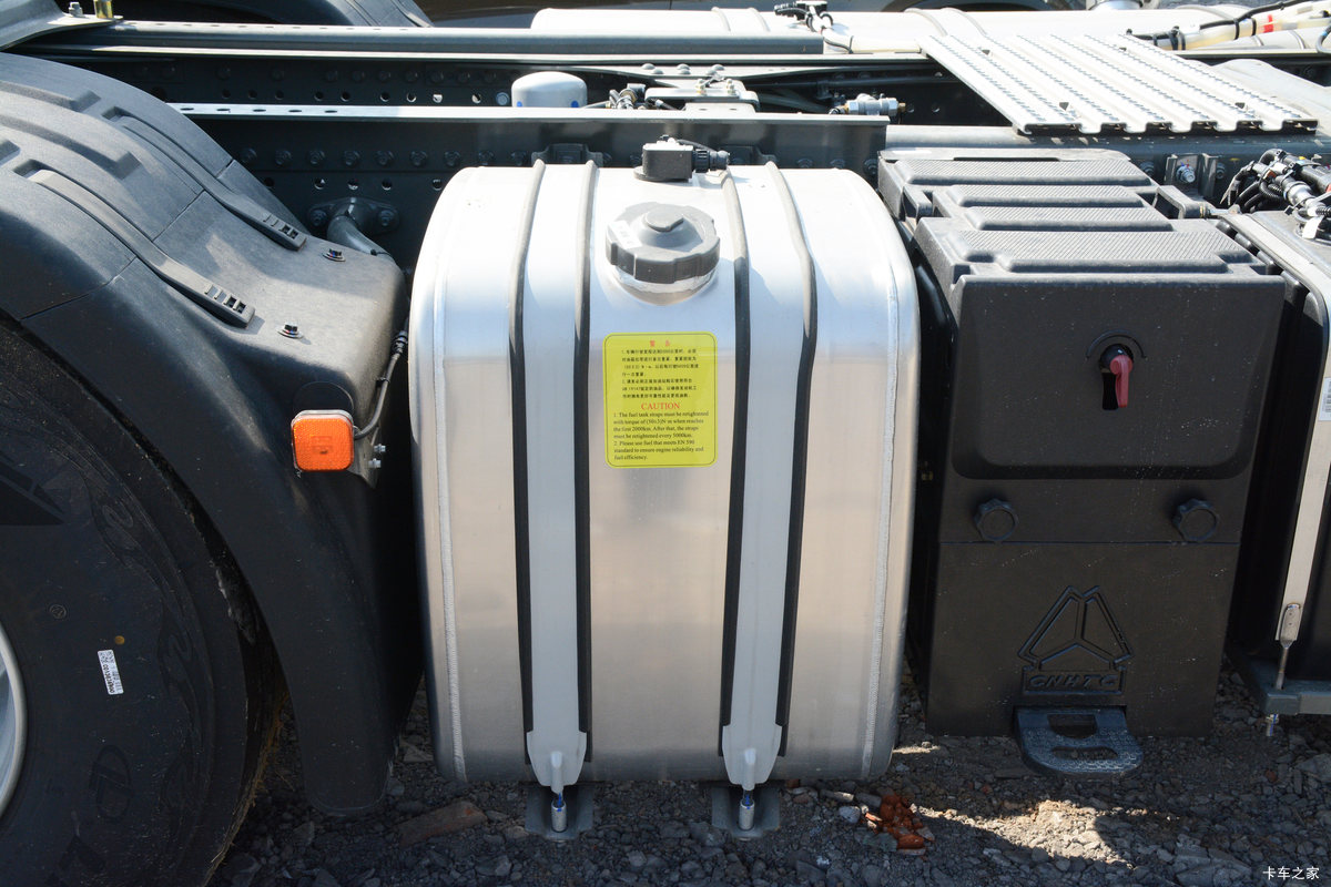 【图】中国重汽 HOWO TH7重卡 570马力 6X4 AMT自动挡牵引车(国六)_实拍图片_1748747_卡车之家