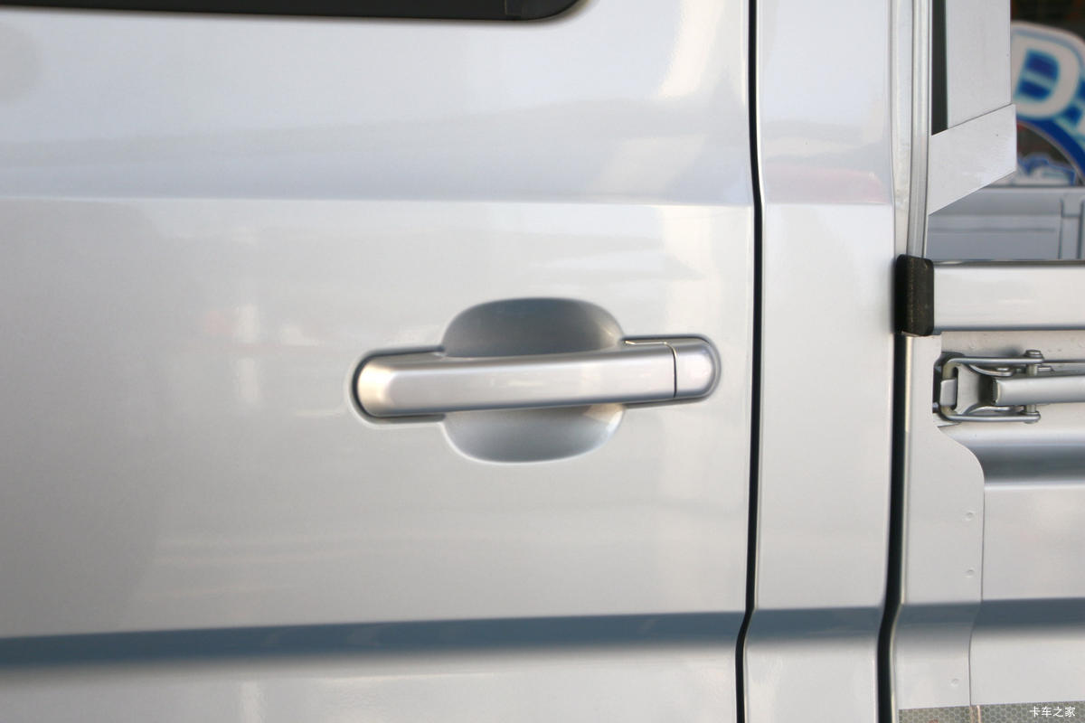 【图】长安凯程 新长安星卡 舒适型 1.5L 116马力 汽油 2.55米双排栏板微卡(带空调)(SC1022SEAH6)_实拍图片 ...