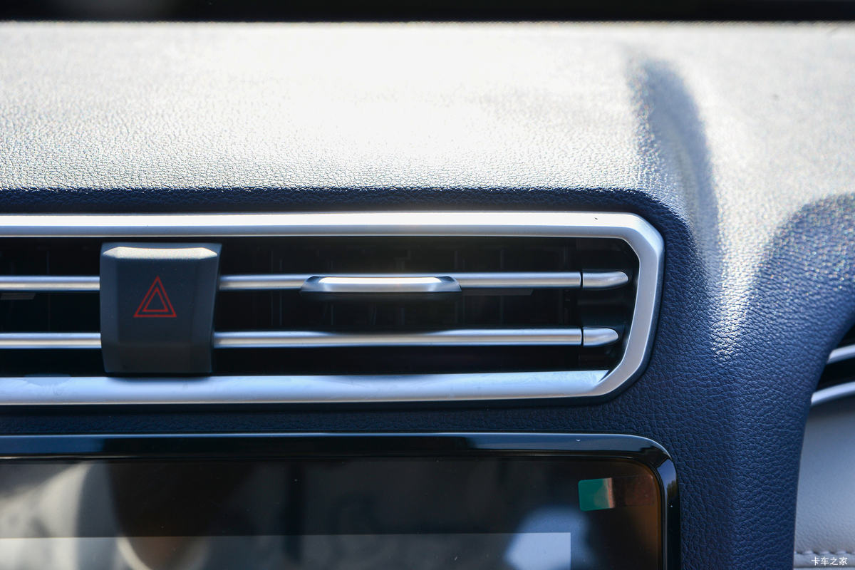 【图】江铃 大道 全能者 舒享款 2.3T柴油 177马力 自动两驱 长轴双排皮卡_实拍图片_1776013_卡车之家