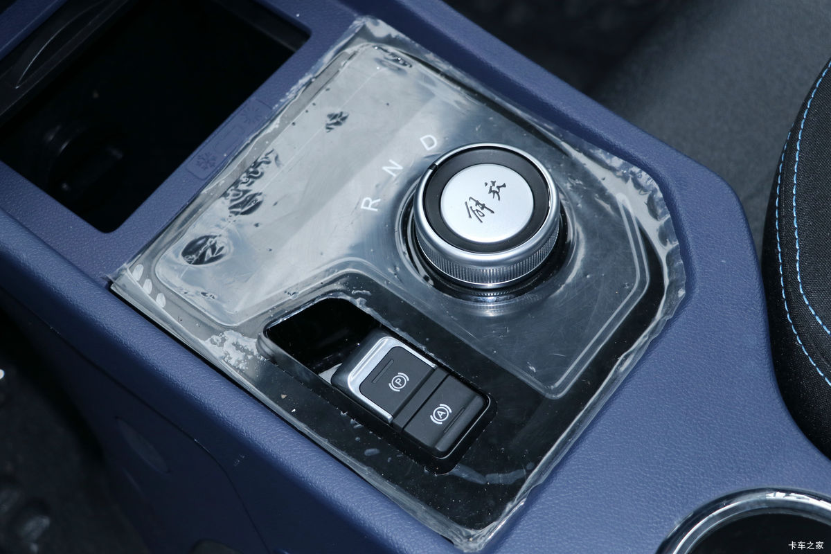 【图】解放 虎6G中体 4.5T 4.2米单排纯电动栏板轻卡100.46kWh_实拍图片_1799718_卡车之家