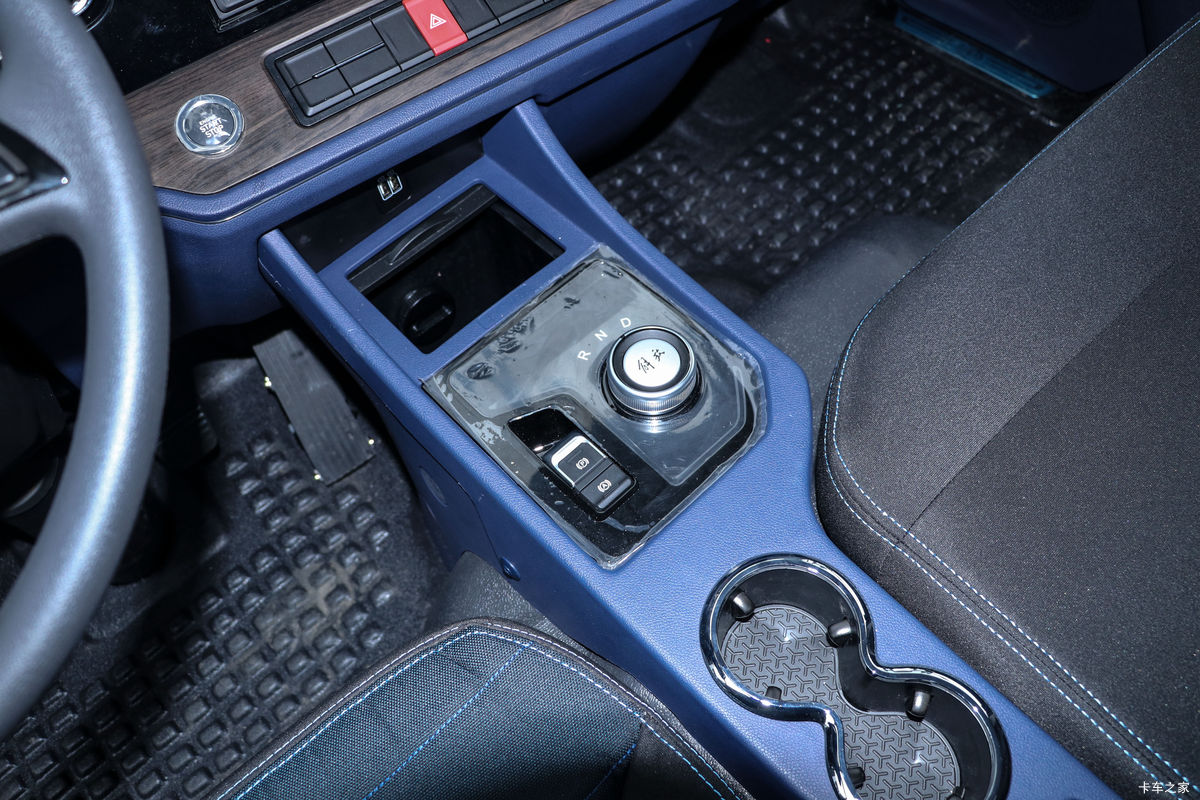 【图】解放 虎6G中体 4.5T 4.2米单排纯电动栏板轻卡100.46kWh_实拍图片_1799718_卡车之家