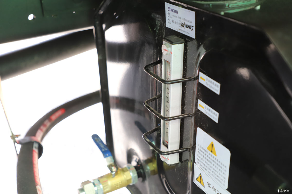 【图】一汽解放 J6L 220马力 4X2 随车吊(徐工牌)(XGS5180JSQJ6)_实拍图片_1800468_卡车之家