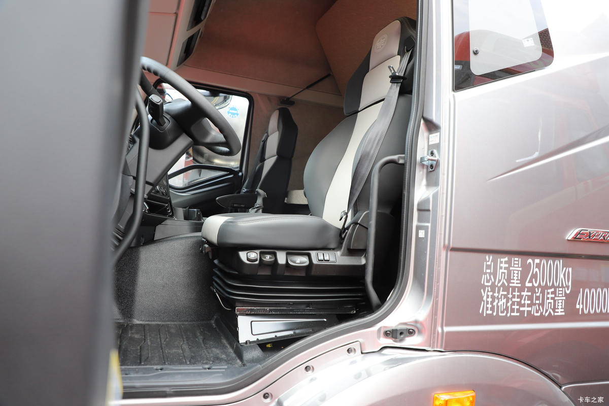 【图】一汽解放 J6E重卡 580马力 6X4 AMT自动档牵引车(CA4250P66K25T1E6)_实拍图片_1802532_卡车之家