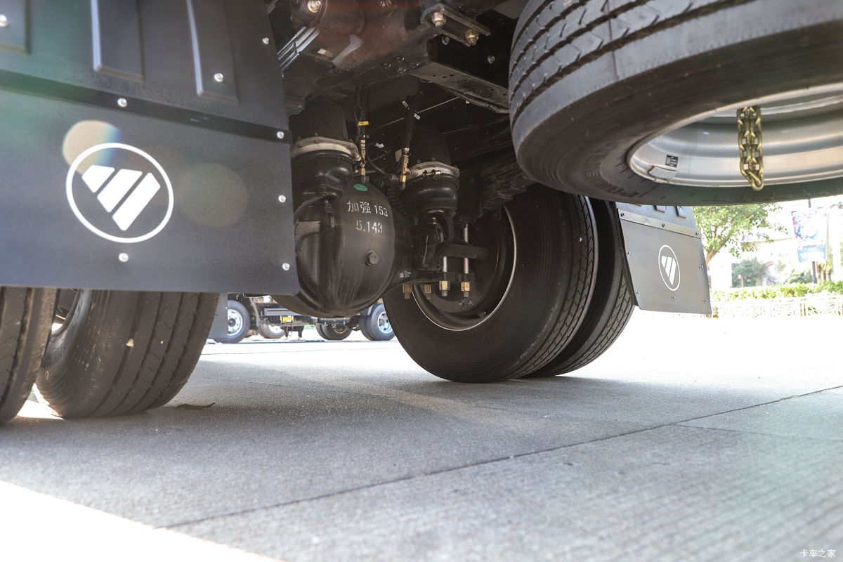 【图】福田瑞沃 圣龙ES5 Pro 240马力 6X2 6.8米栏板载货车(BJ1244VNPFB-01)_实拍图片_1805255_卡车之家