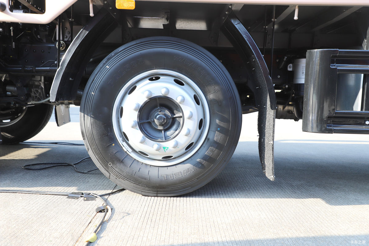 【图】福田瑞沃 圣龙ES5 Pro 240马力 6X2 6.8米栏板载货车(BJ1244VNPFB-01)_实拍图片_1805255_卡车之家