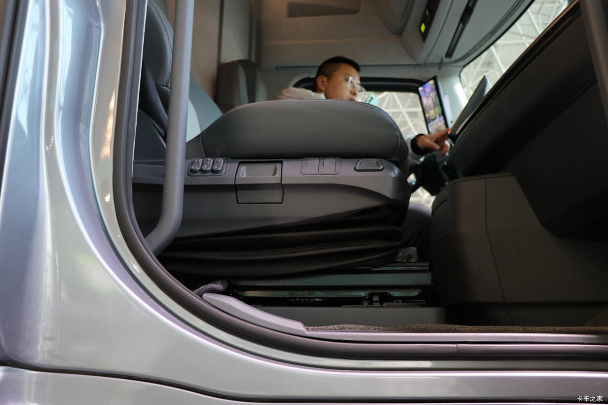 【图】远程 星瀚H 25T 6X4 甲醇混合动力牵引车(HN4250X17C9PHEVY)_实拍图片_1809340_卡车之家