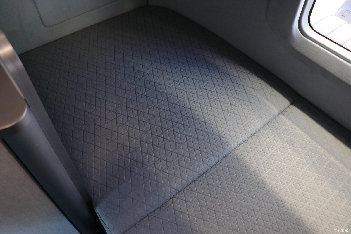 【图】远程 星瀚H 25T 6X4 甲醇混合动力牵引车(HN4250X17C9PHEVY)_实拍图片_1809340_卡车之家