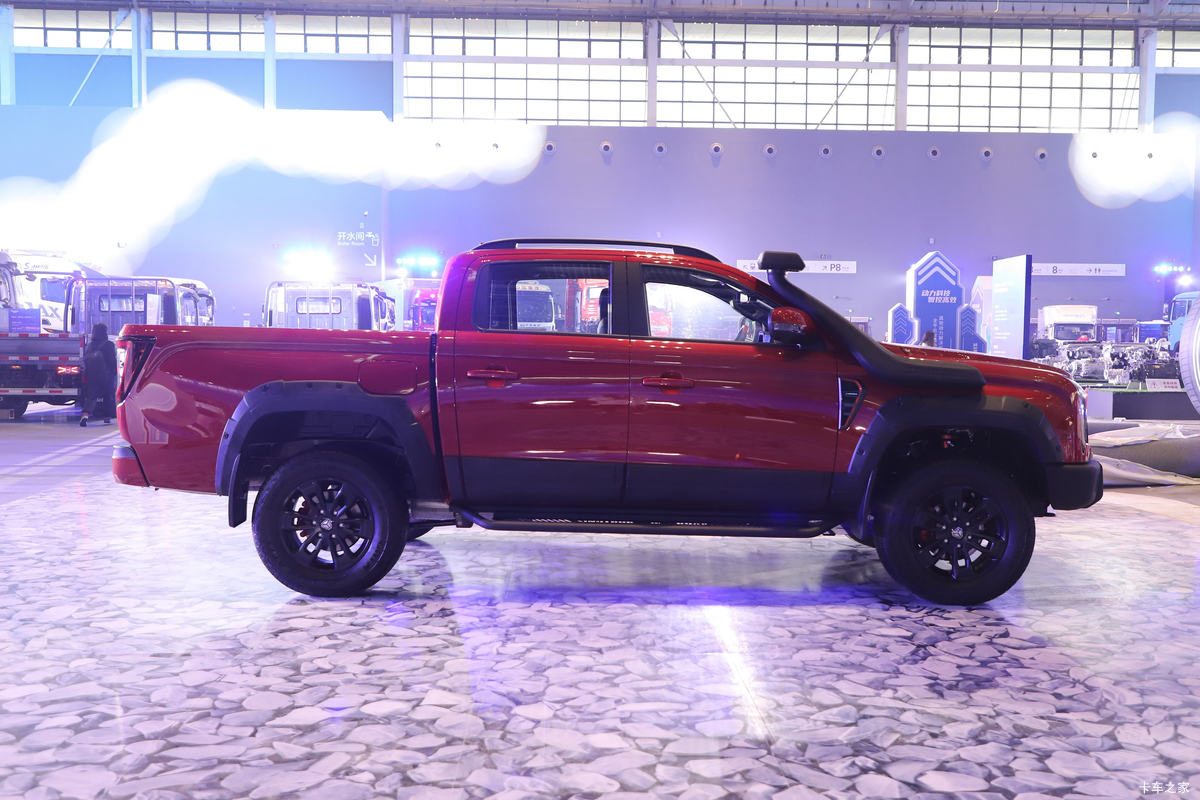 【图】中国重汽 搏胜S9 2024款 越野型探索版 2.0T柴油 190马力 自动四驱 标轴双排皮卡_实拍图片_1815005_卡车之家