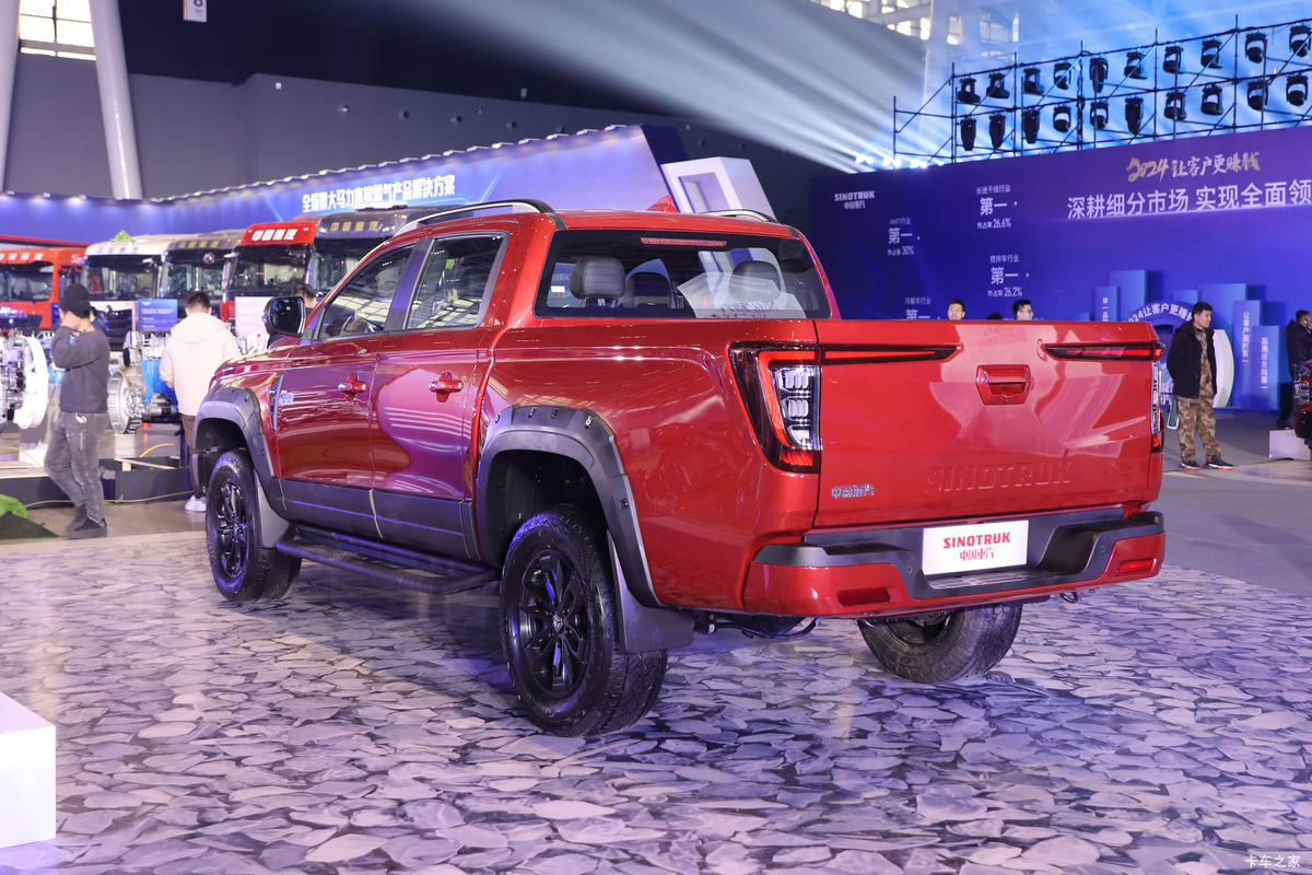 【图】中国重汽 搏胜S9 2024款 越野型探索版 2.0T柴油 190马力 自动四驱 标轴双排皮卡_实拍图片_1815005_卡车之家