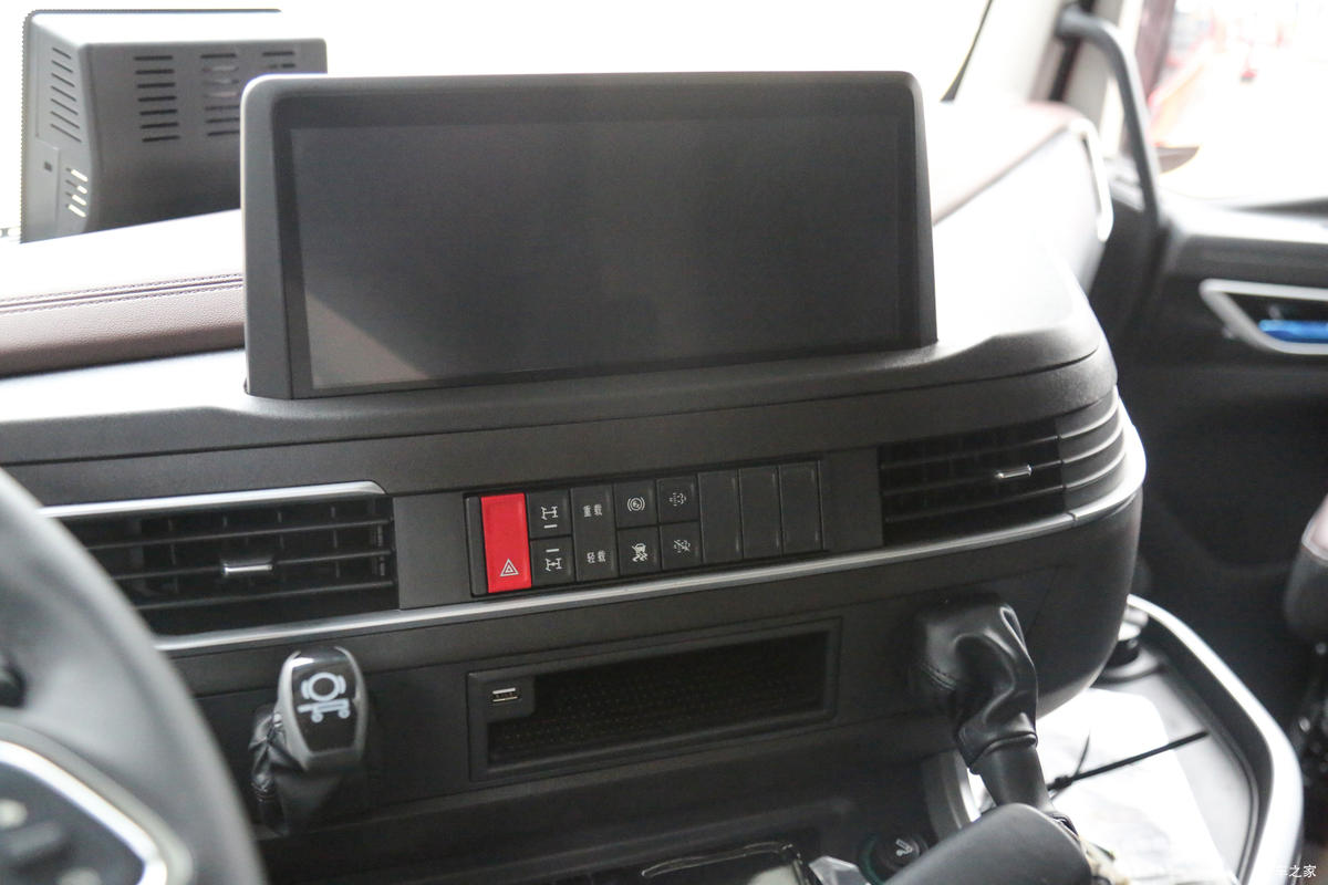 【图】上汽红岩 杰狮H6 欧标版 560马力 6X4 AMT自动档牵引车(CQ4257SK13334A)_实拍图片_1817046_卡车之家