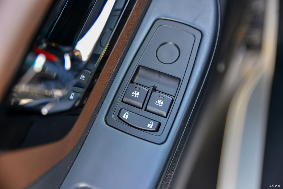 【图】陕汽商用车 德龙G2 标载版 160马力 4.12米AMT自动档单排栏板轻卡(SX1042NP6331)_实拍图片_1825124_卡车之家