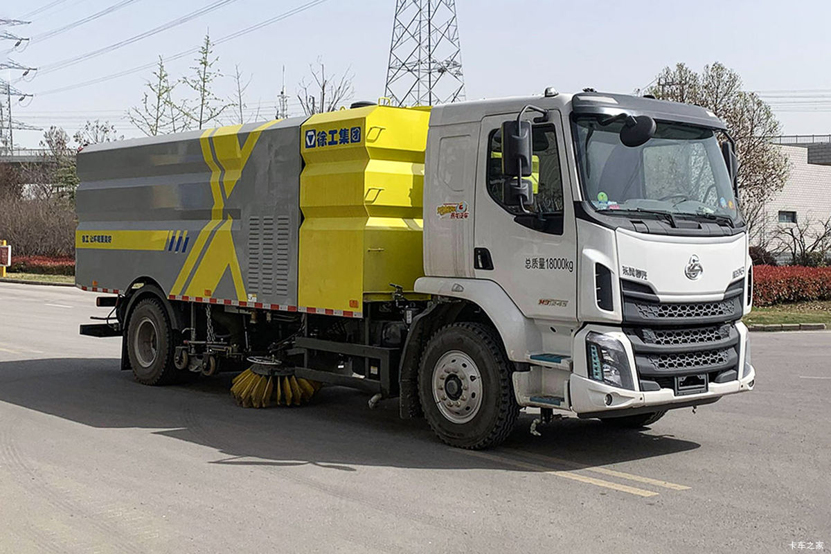 【图】东风柳汽 新乘龙M3 200马力 4X2 洗扫车(徐工牌)(DXA5180TXSL6)_实拍图片_1834083_卡车之家