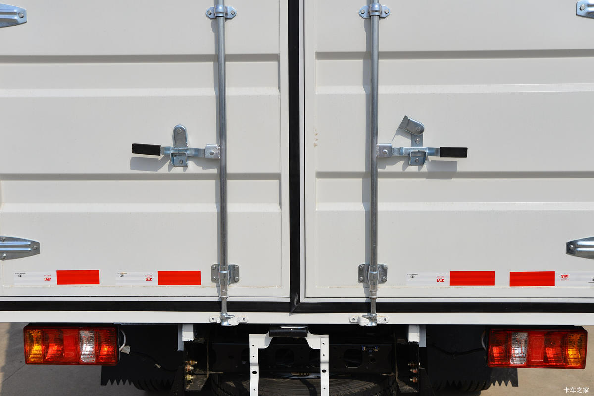 【图】飞碟HV5 4.5T 4.15米单排插电式增程混合动力仓栅式轻卡(FD5040CCYW17SHEV-1)41.6kWh_实拍图片 ...