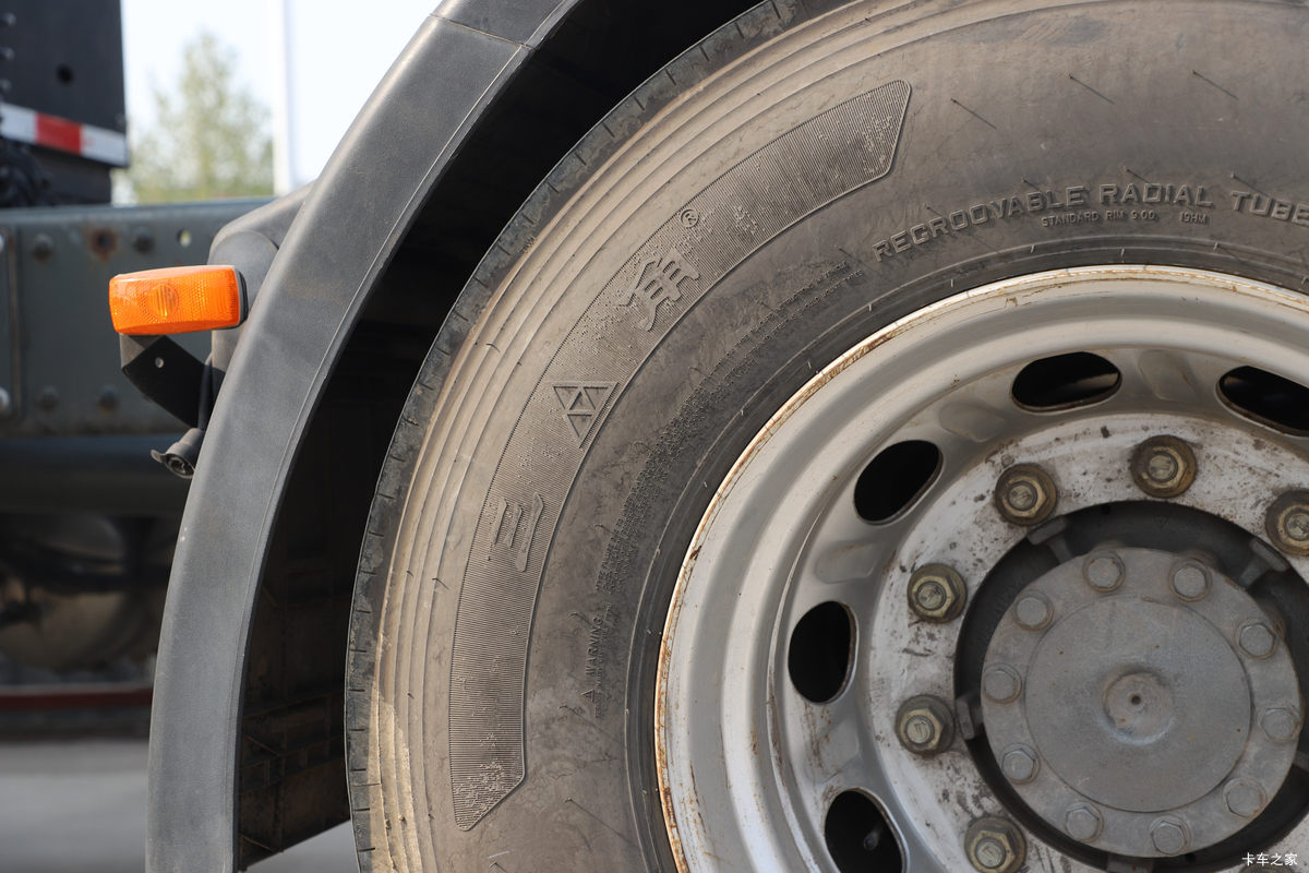 【图】中国重汽 HOWO TX重卡 25T 6X4 换电式纯电动牵引车(ZZ4257V384GZ1SBEV)282kWh_实拍图片 ...