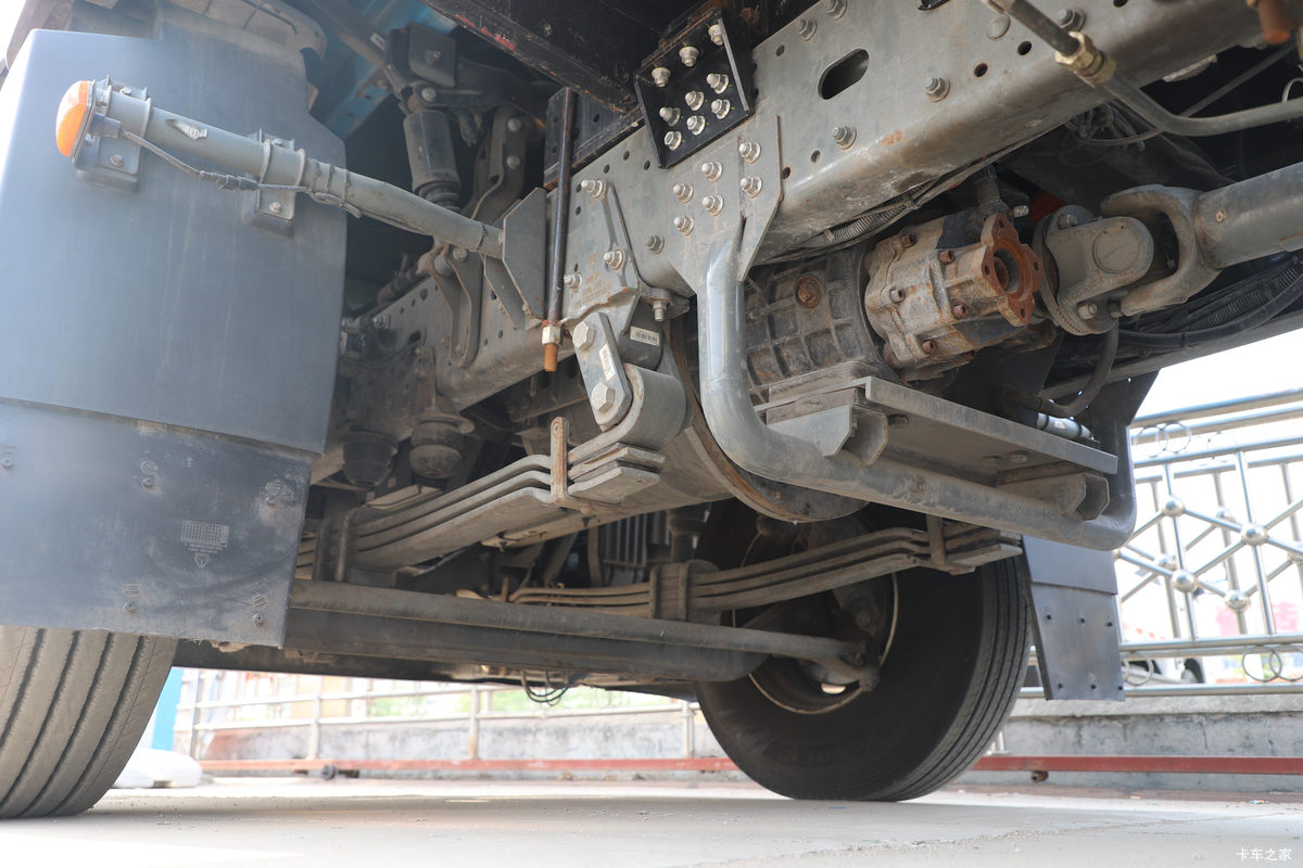 【图】中国重汽 HOWO TX重卡 25T 6X4 换电式纯电动牵引车(ZZ4257V384GZ1SBEV)282kWh_实拍图片 ...