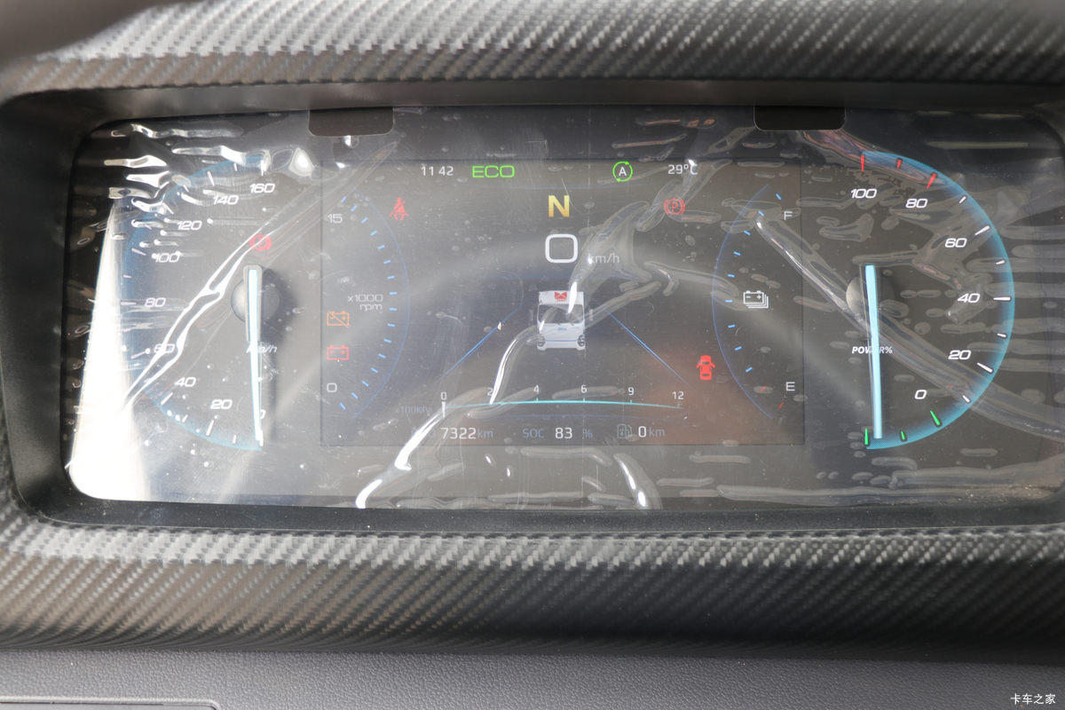 【图】江铃 乐行E路达 7.3T 4X2 6.8米纯电动厢式载货车100.46kWh_实拍图片_1875576_卡车之家