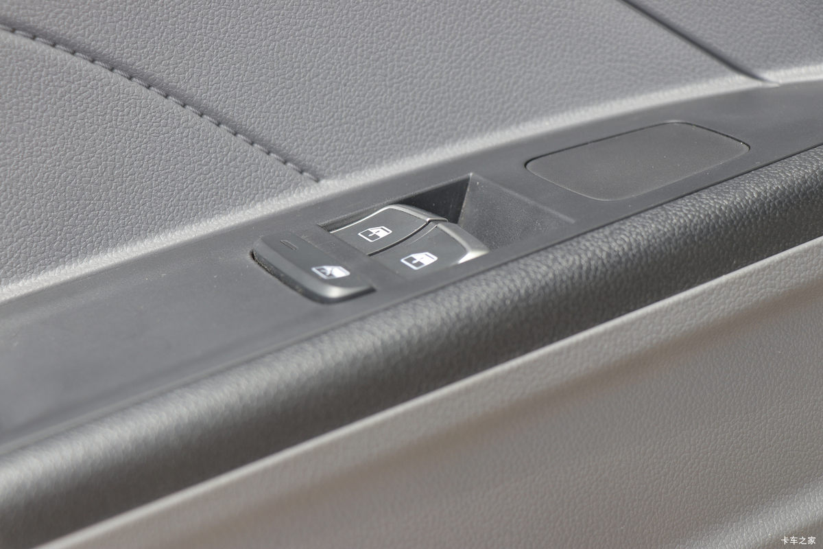 【图】江铃 乐行E路达 7.3T 4X2 6.8米纯电动厢式载货车100.46kWh_实拍图片_1875576_卡车之家