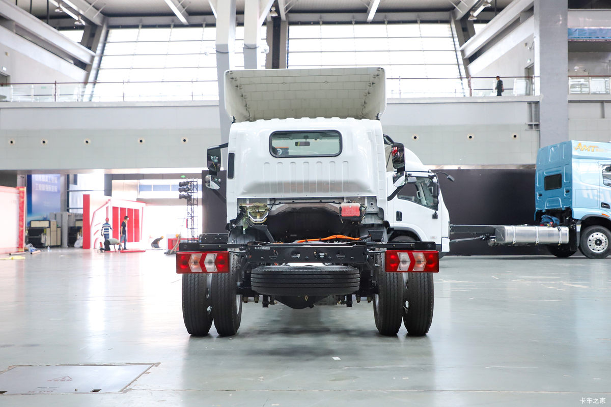 【图】东风柳汽 乘龙L2V 翼威 单排纯电动栏板轻卡86.55kWh_实拍图片_1905795_卡车之家