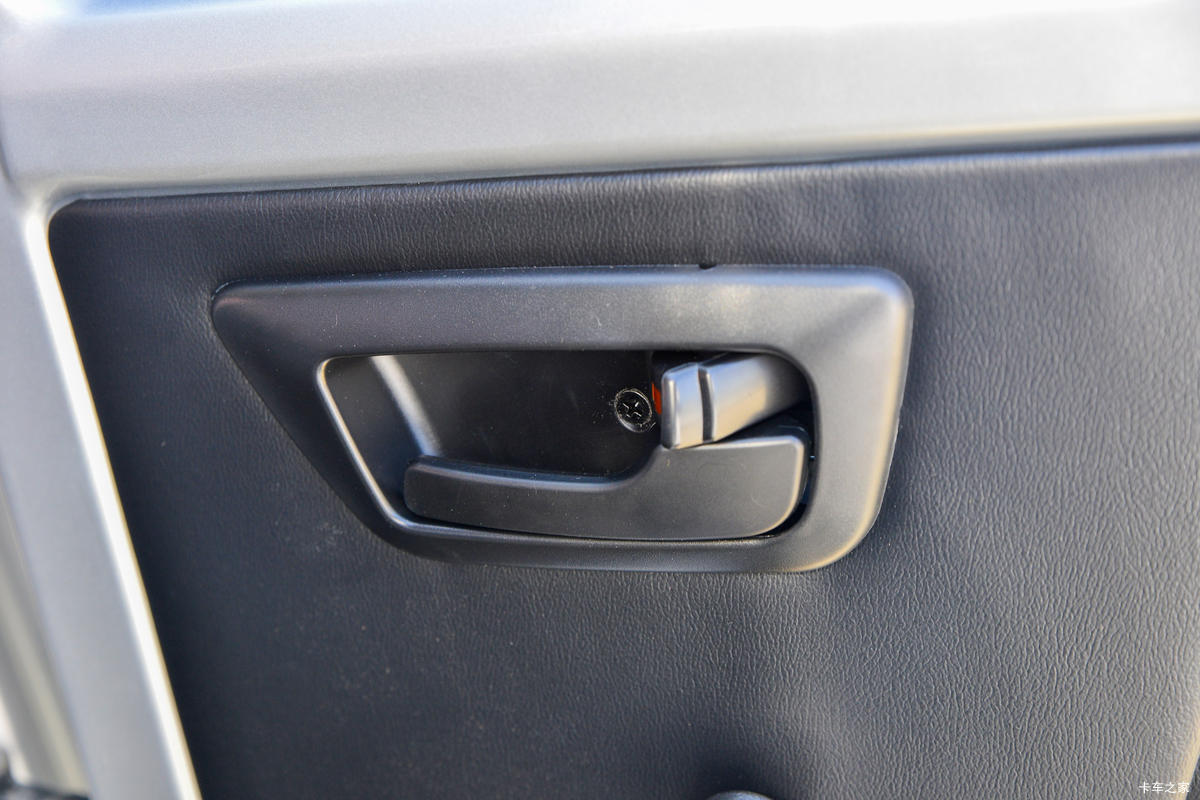 【图】东风小康 D72L 2015款LV0 1.6L 122马力 汽油 2.98米双排栏板微卡(DXK1031NC12HL)_实拍图片_1917693_卡车之家