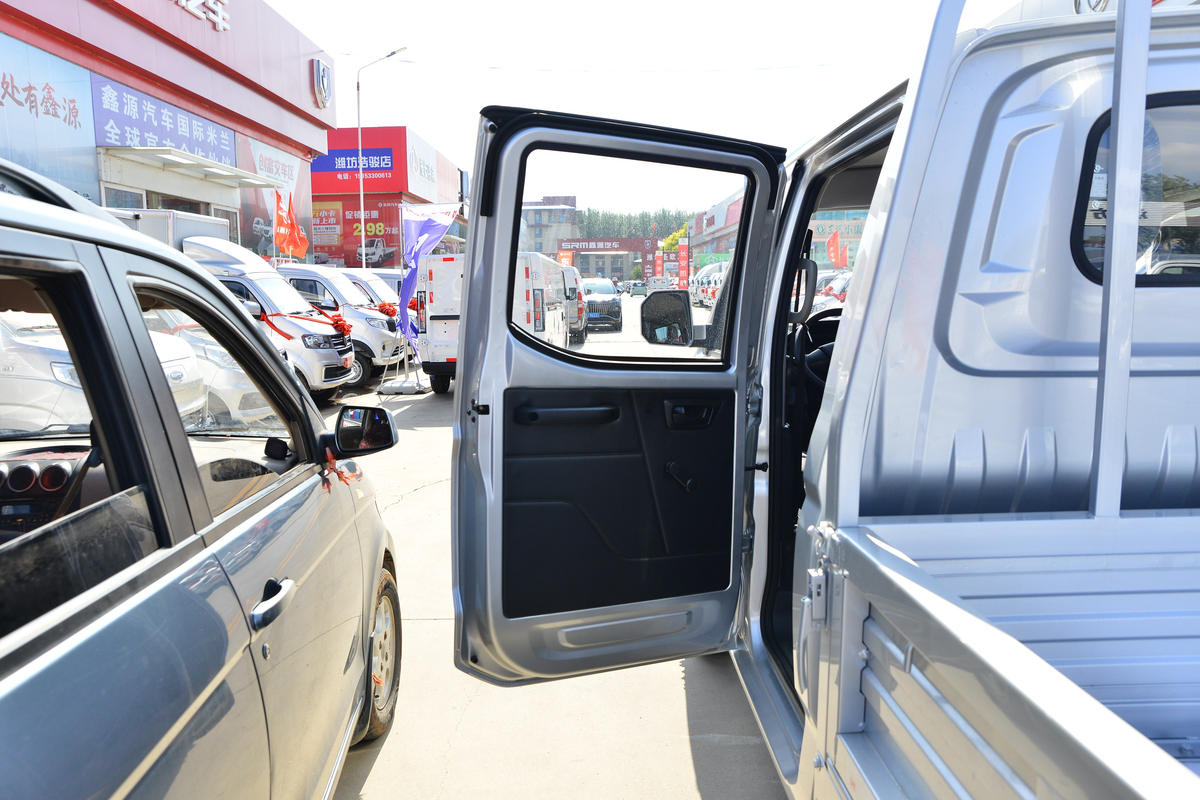 【图】东风小康 D72L 2015款LV0 1.6L 122马力 汽油 2.98米双排栏板微卡(DXK1031NC12HL)_实拍图片_1917703_卡车之家