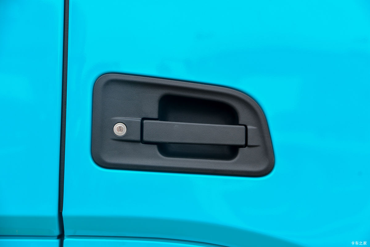 【图】东风商用车 天龙旗舰KX 王者版 580马力 6X4 LNG自动档牵引车(液缓)_实拍图片_1928761_卡车之家