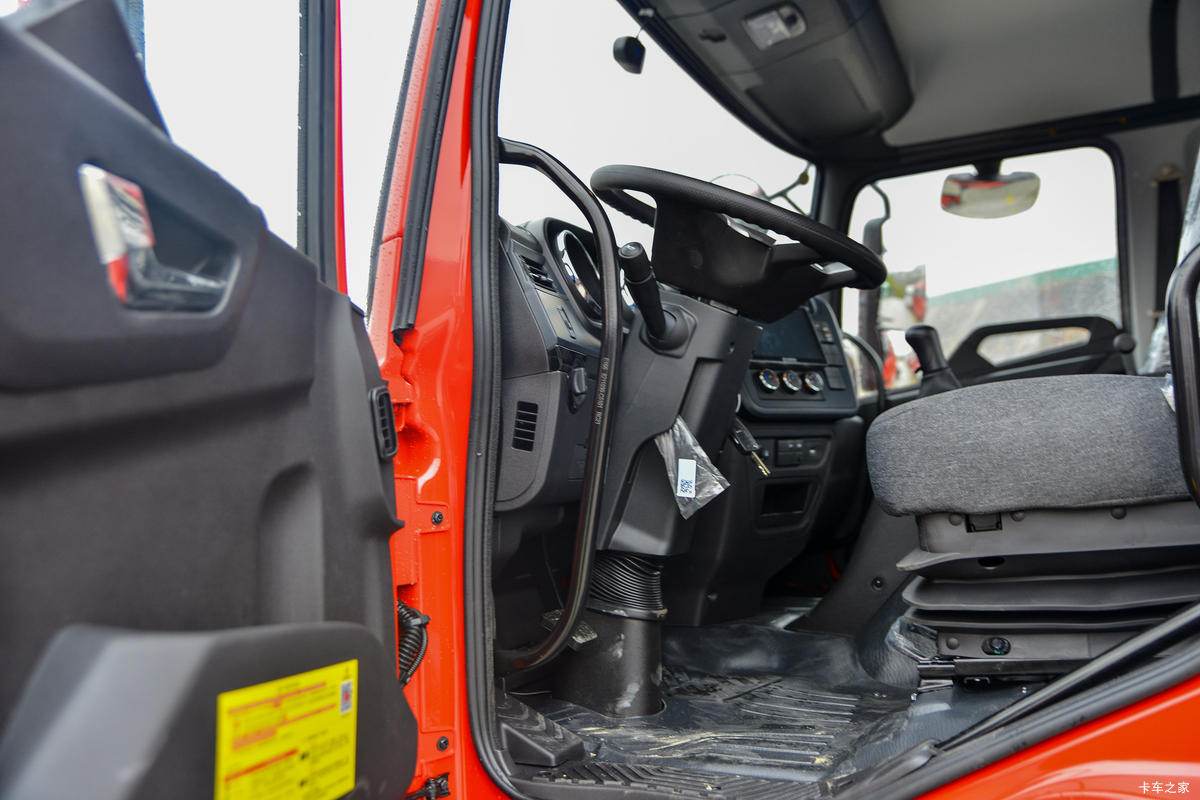 【图】东风商用车 天锦KR 星辰版 240马力 4X2 6.8米栏板载货车(中顶)_实拍图片_1930241_卡车之家