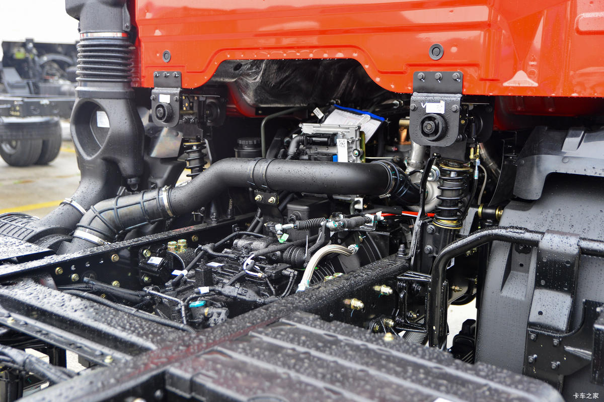 【图】东风商用车 天锦KR 星辰版 240马力 4X2 6.8米栏板载货车(中顶)_实拍图片_1930248_卡车之家