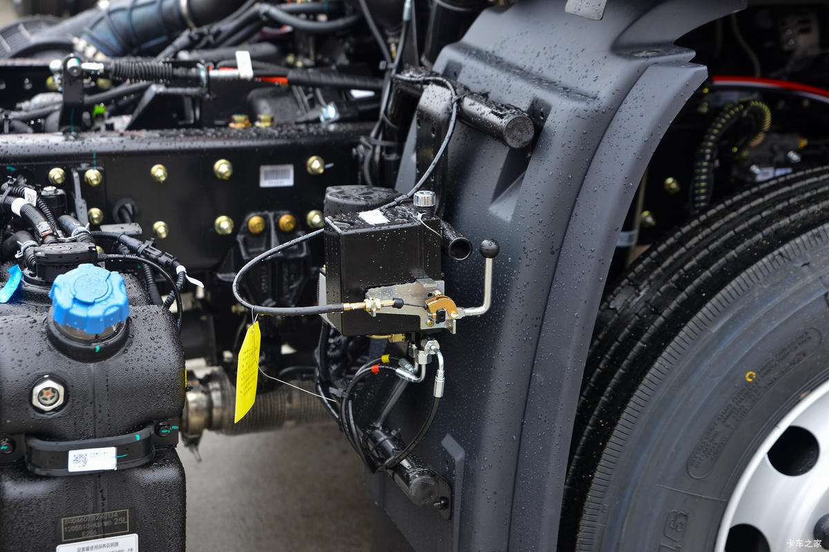 【图】东风商用车 天锦KR 星耀版 260马力 4X2 6.8米仓栅式载货车_实拍图片_1930601_卡车之家