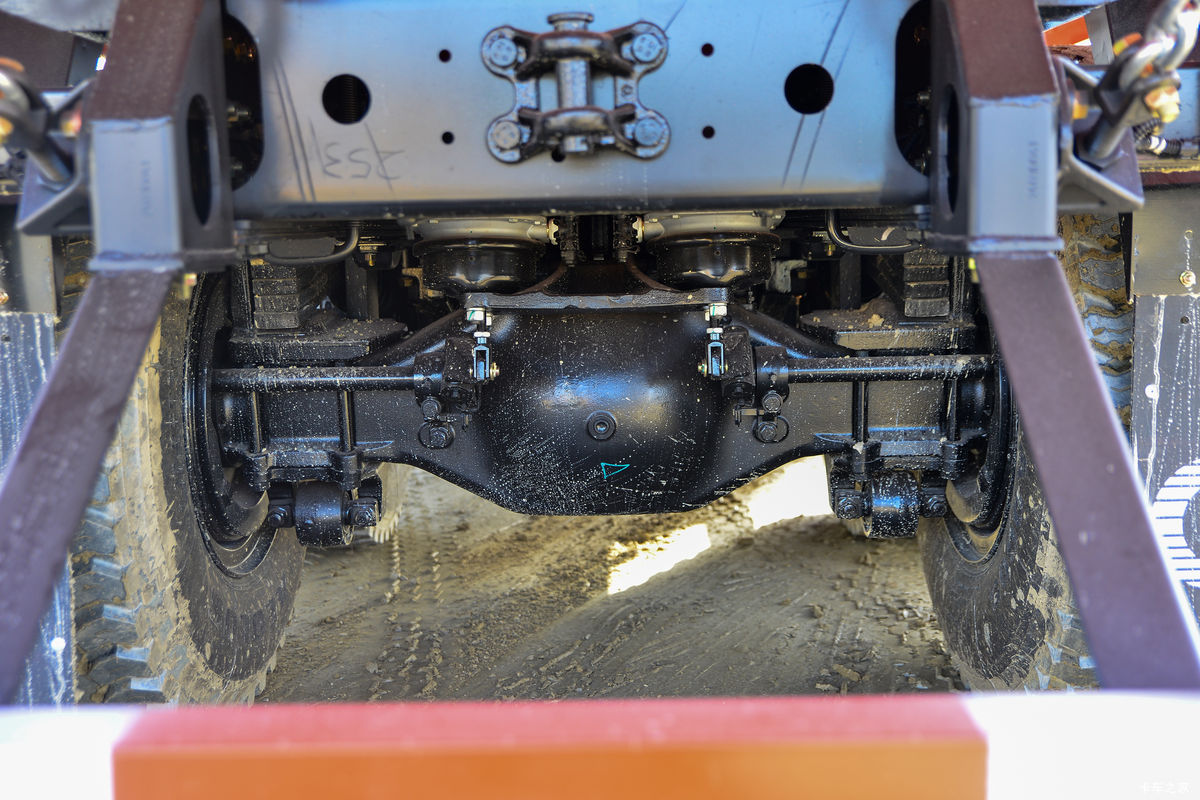 【图】东风商用车 天龙KC重卡 擎天版 465马力 8X4 6.8米自卸车(国六)_实拍图片_1932353_卡车之家