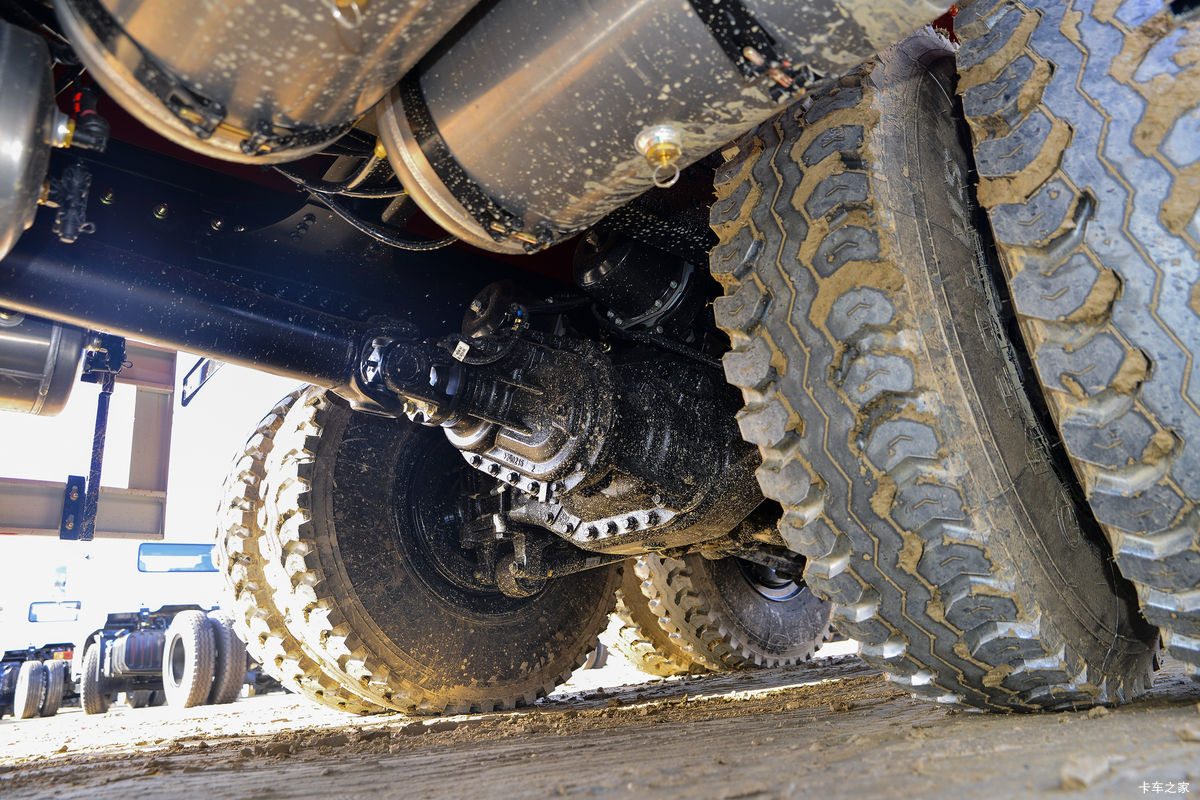 【图】东风商用车 天龙KC重卡 擎天版 465马力 8X4 6.8米自卸车(国六)_实拍图片_1932353_卡车之家