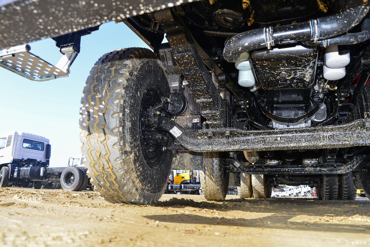 【图】东风商用车 天龙KC重卡 擎天版 465马力 8X4 6.8米自卸车(国六)_实拍图片_1932353_卡车之家