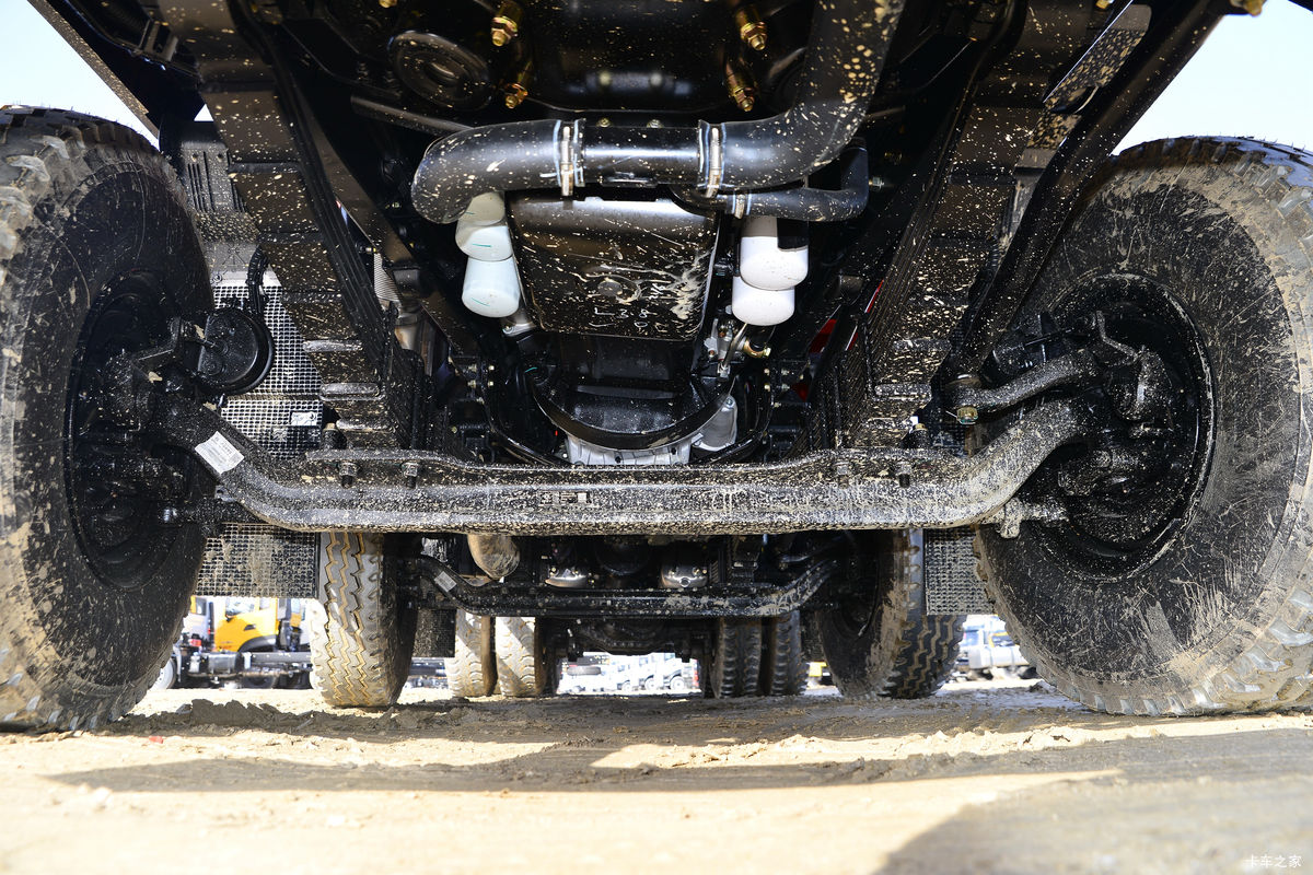 【图】东风商用车 天龙KC重卡 擎天版 465马力 8X4 6.8米自卸车(国六)_实拍图片_1932353_卡车之家