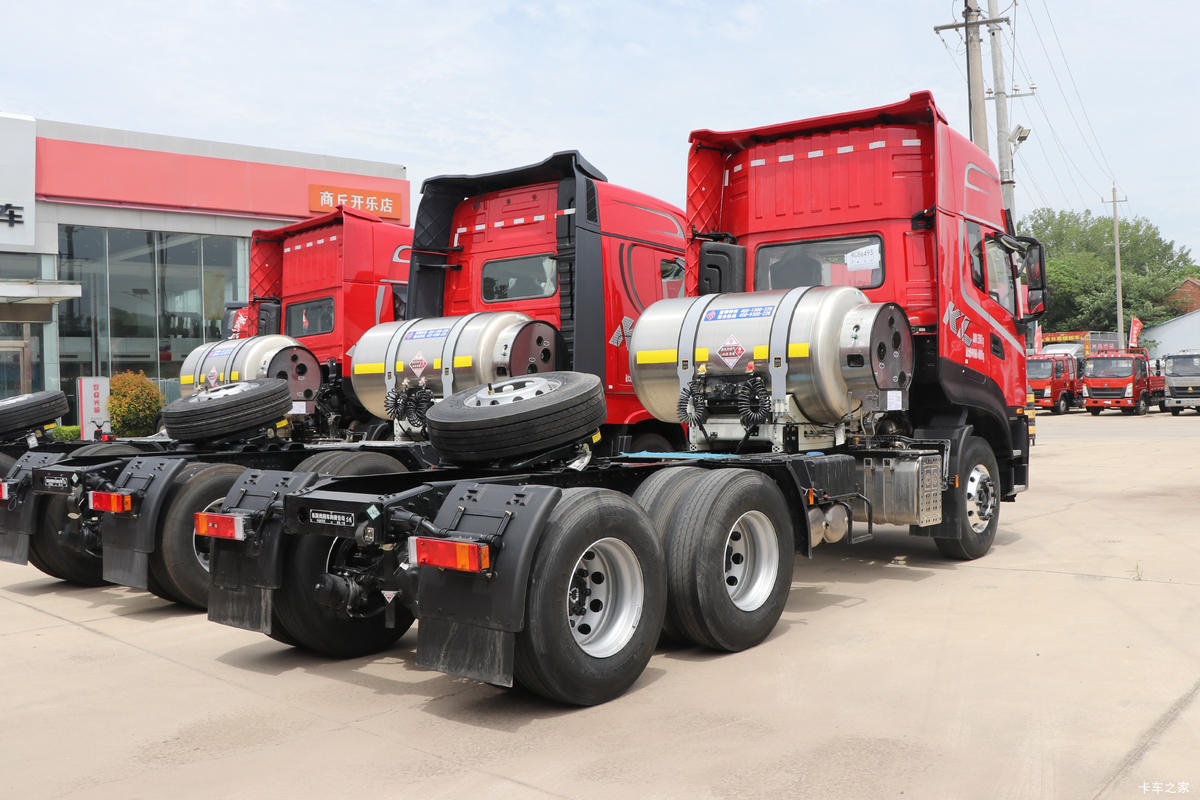 【图】东风商用车 天龙KL重卡 520马力 6X4 LNG牵引车(液缓)_实拍图片_1946575_卡车之家